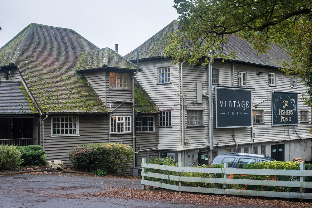 Look Inside & Outside of The Fisher's Pond, Eastleigh - Vintage Inns